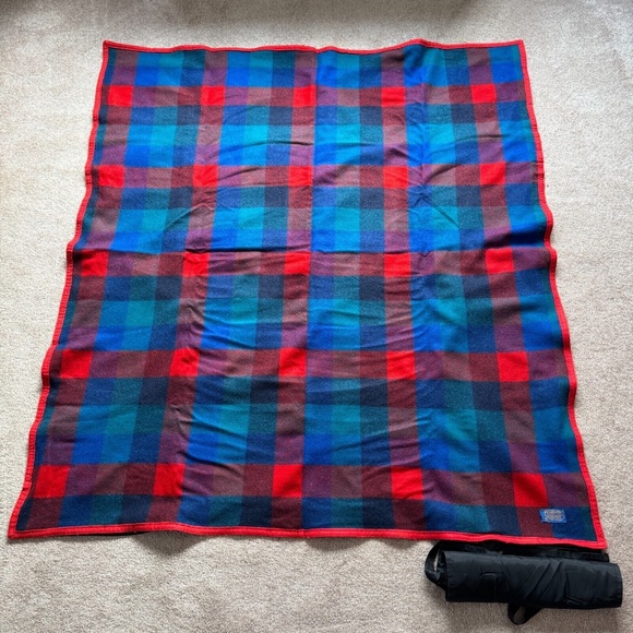 Pendleton | Bedding | Vintage Pendleton 0 Wool Roll Up Picnic Outdoor Blanket 55x60 Plaid Read ...